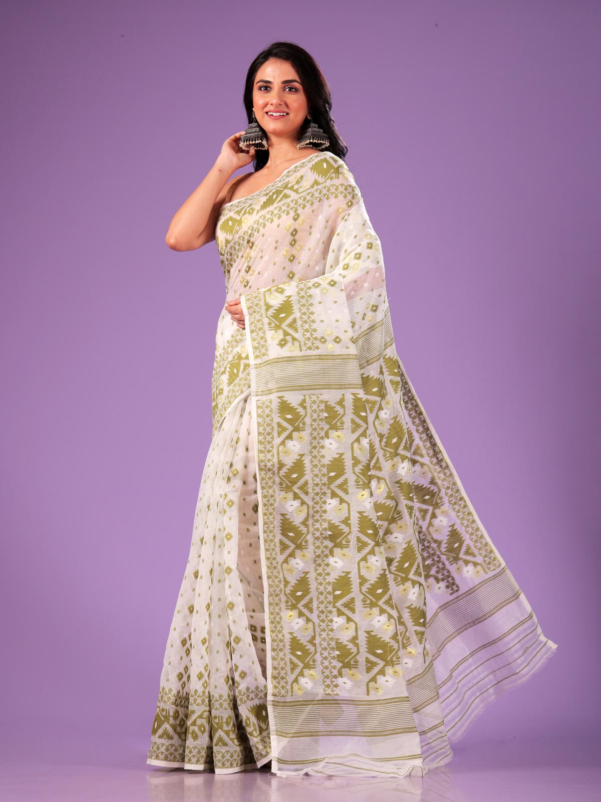 Bangladeshi Style Beli Phool Jamdani Saree - 6437 – AEVUM